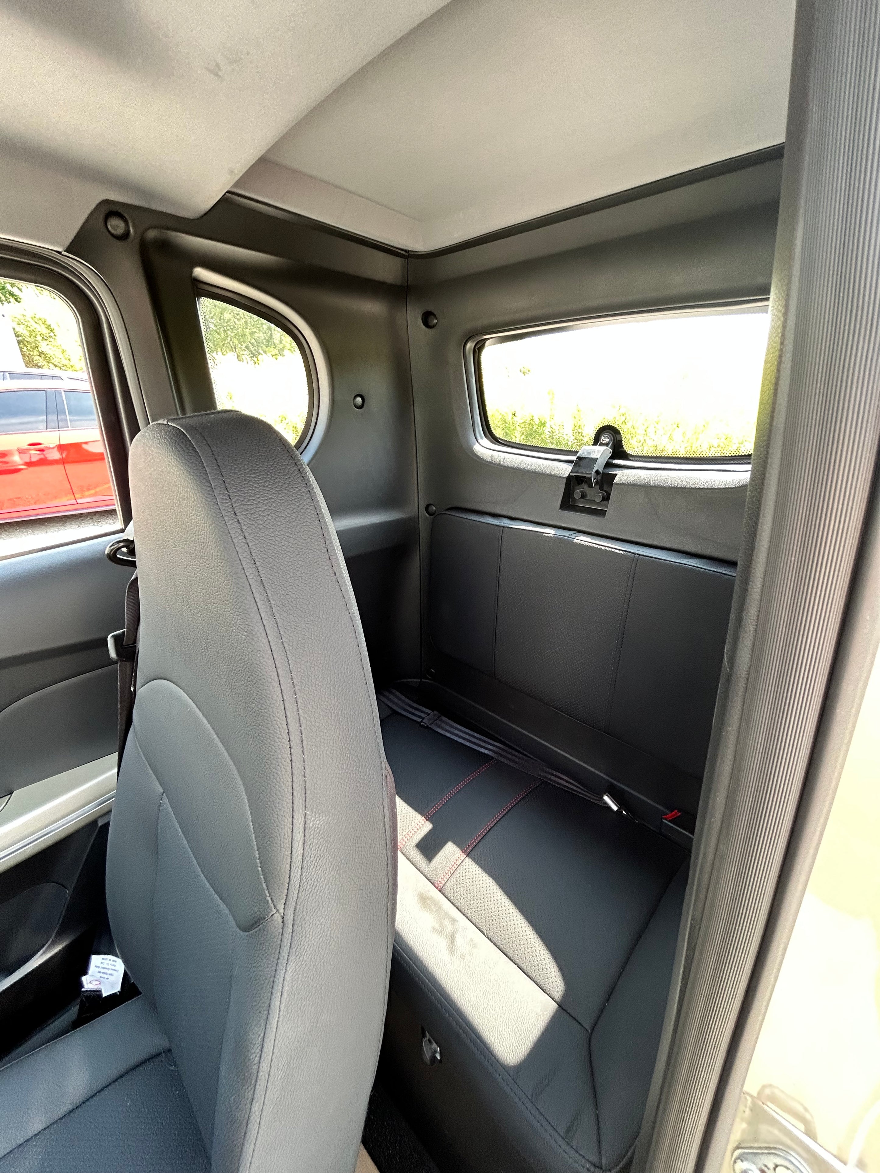 Ecolo ET4 Connect PLUS 4 Wheel Enclosed Mobility Scooter – Ride the ...