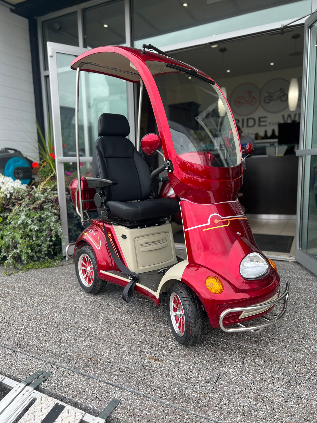 Ecolo ET4 Classic Mobility Scooter with Roof – Ride the Wind Ebikes